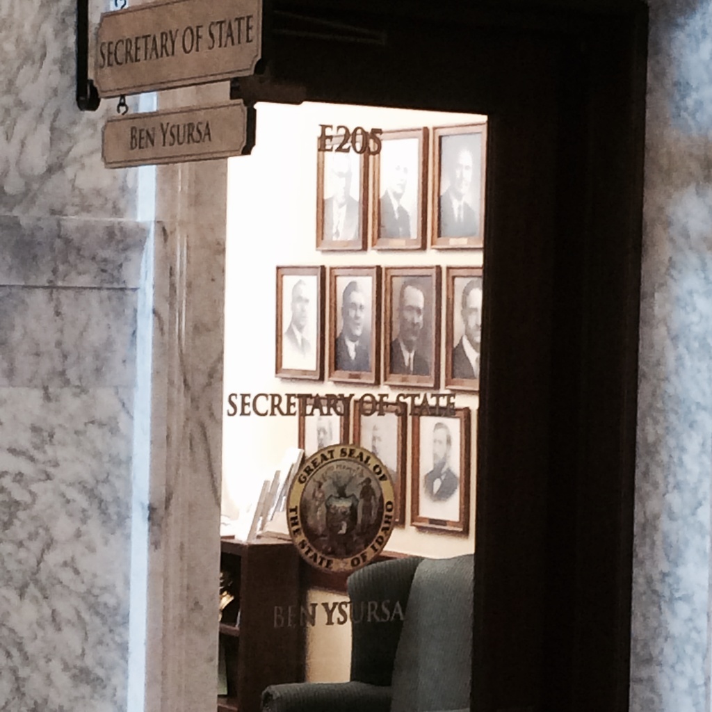 Dueling secretary of state endorsements