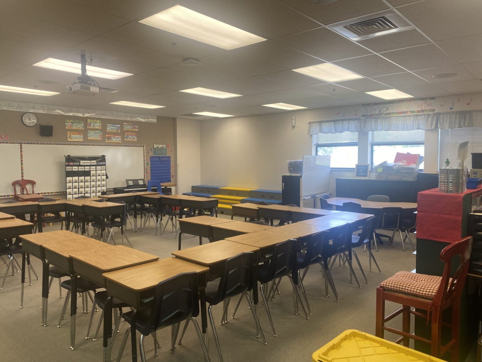 Overcrowded Middleton school using hallways and teachers' lounge for ...