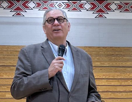 Renowned journalist returns to the reservation — and his first stop was ...